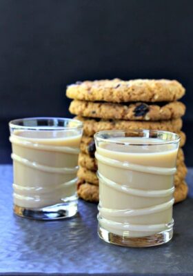 Oatmeal Cookie Shots | A Dessert Shot For Parties | Mantitlement