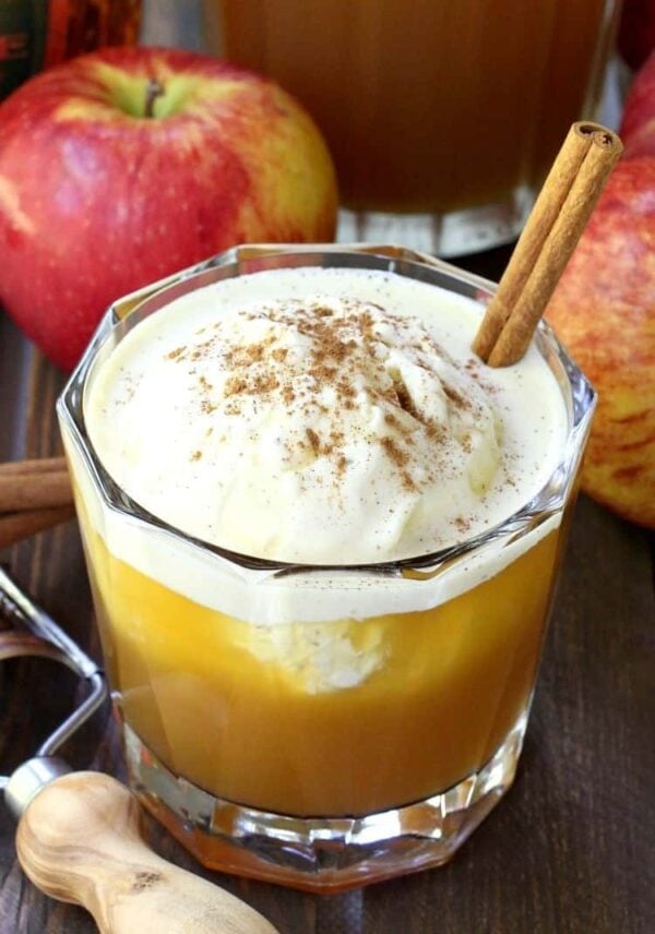 Whisky Apple Pie Float | A Dessert Cocktail With Ice Cream