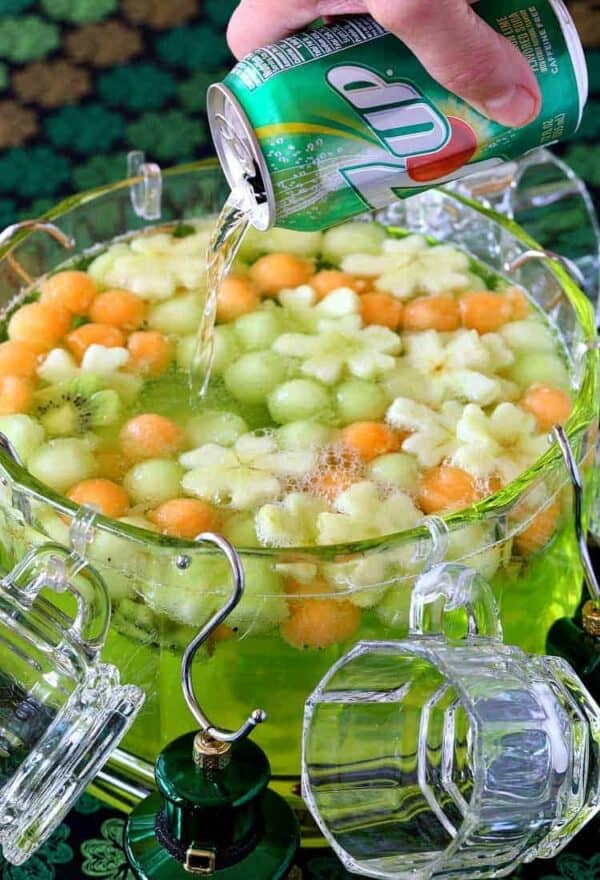 Boozy Shamrock Party Punch - Mantitlement