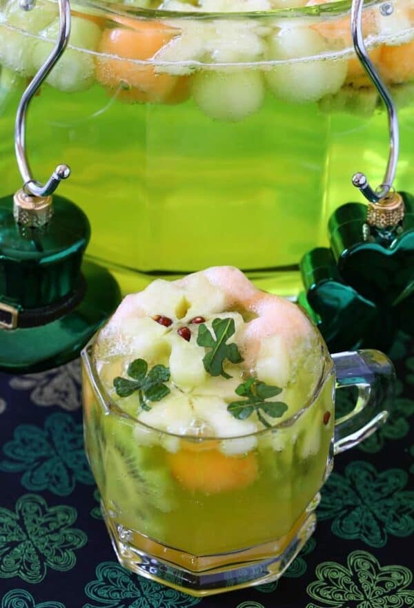 Boozy Shamrock Party Punch - Mantitlement