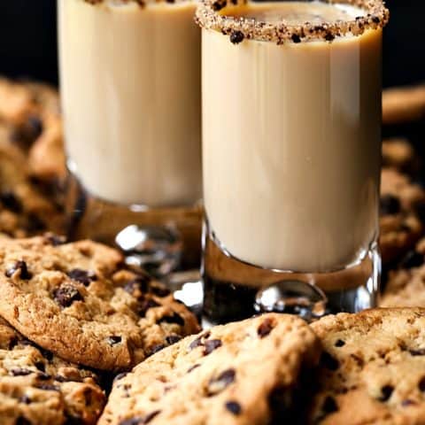 Oatmeal Cookie Shots | A Dessert Shot For Parties | Mantitlement