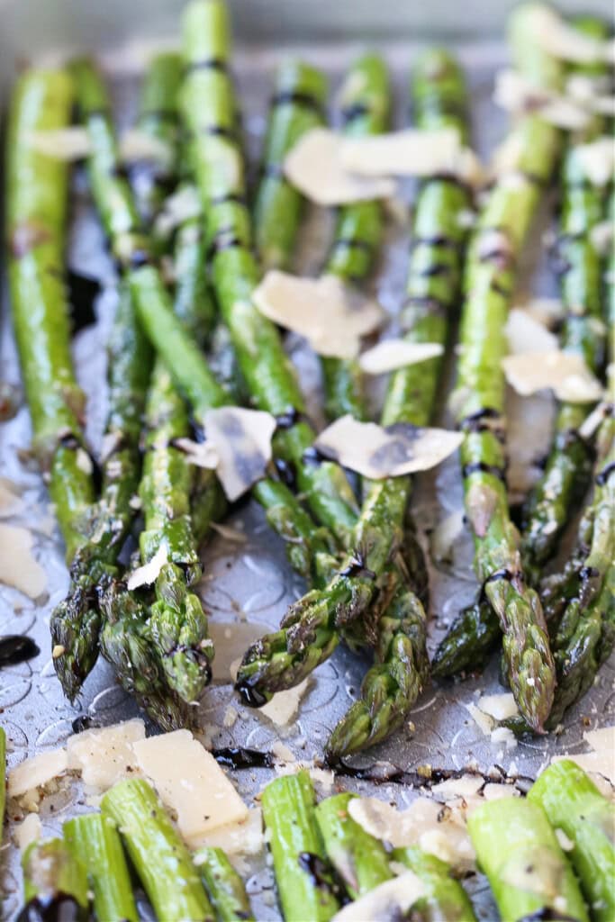 Balsamic Roasted Asparagus | Mantitlement