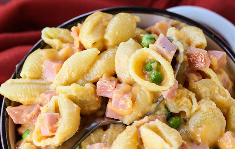 Cheesy Shells and Ham - Mantitlement