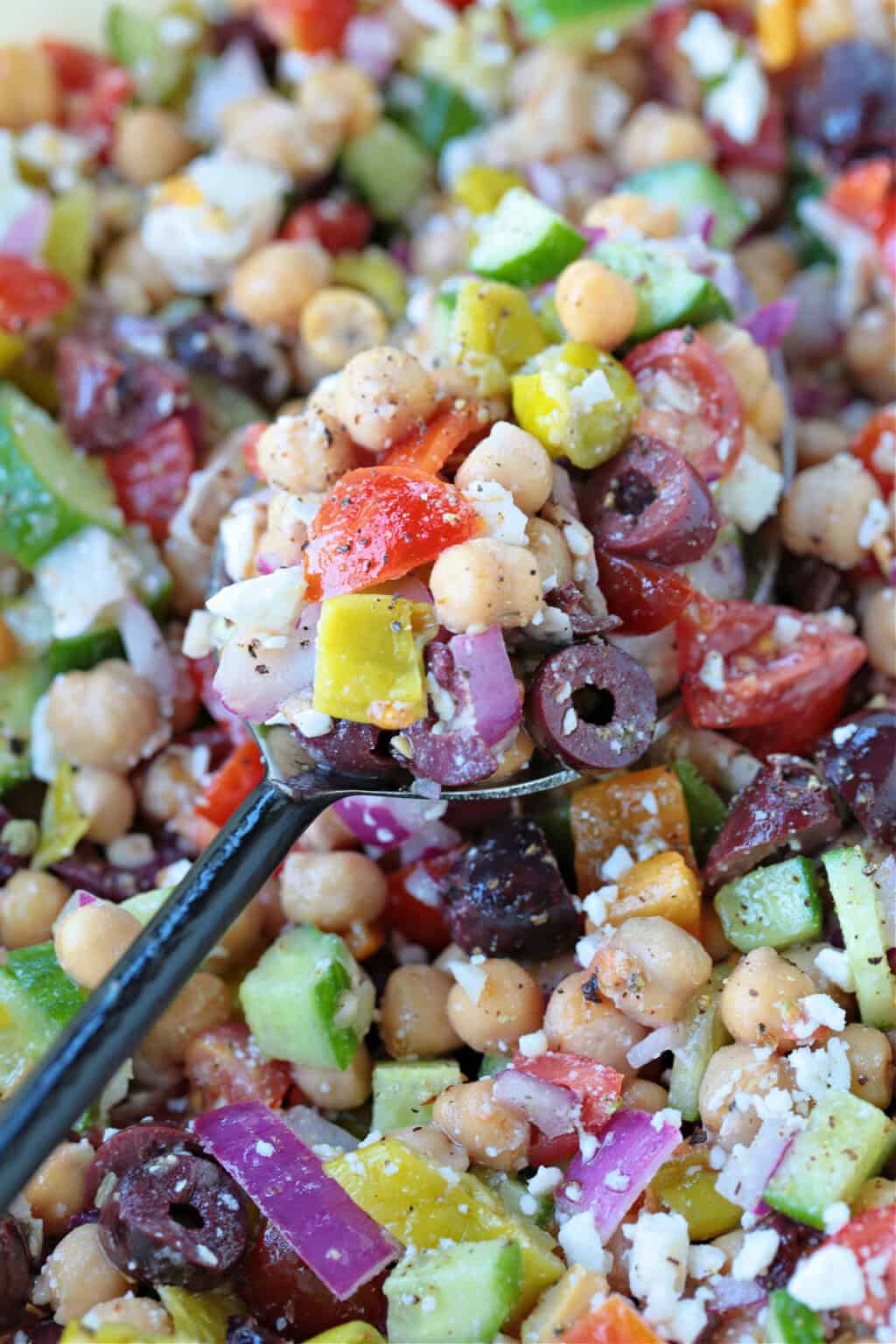 Greek Chickpea Salad | Mantitlement