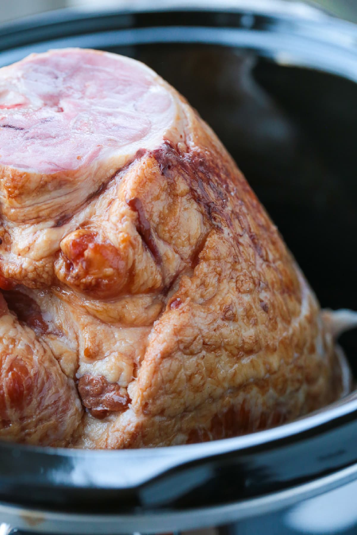Crock Pot Ham with Peach Glaze | Mantitlement