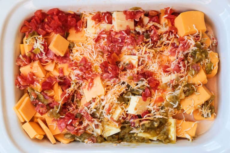 Slow Cooker Queso - Mantitlement