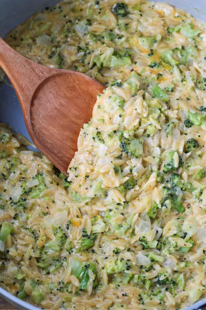 Cheesy Broccoli Orzo | Mantitlement